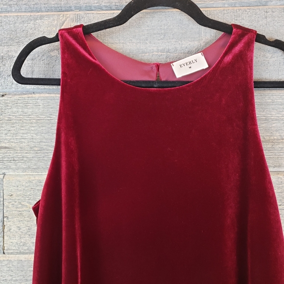 Everly | Tops | Everly Red Velvet Tank Top Large | Poshmark